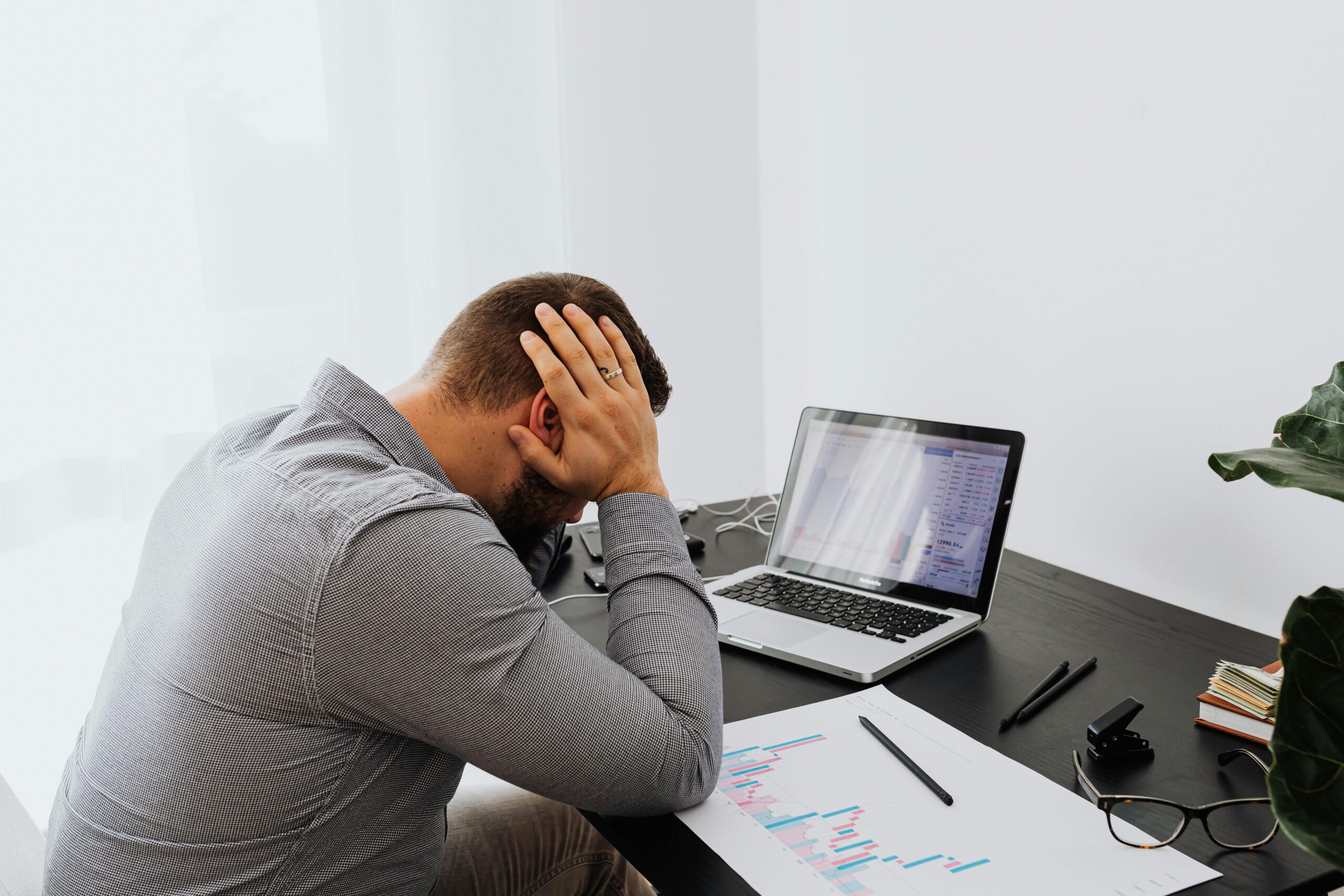 Sick of IT Headaches? Here’s Why Your Tech Keeps Breaking - LeadingIT